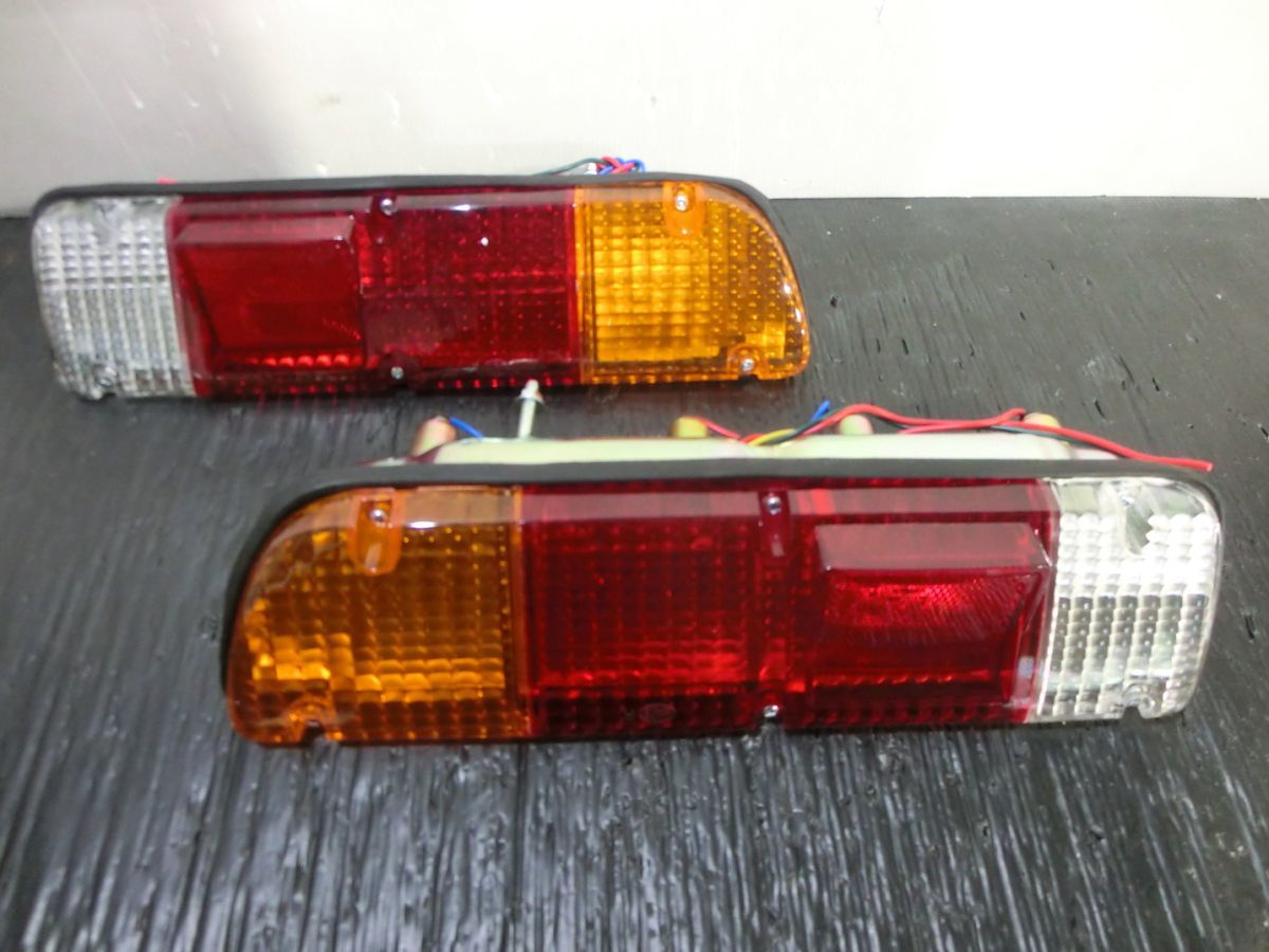 【やや傷や汚れあり】T【P8-32】【80サイズ】★日産/ダットサン 620/テールライト/左右セット※動作未確認・ジャンク扱いの落札情報詳細 - ヤフオク落札価格検索 オークフリー