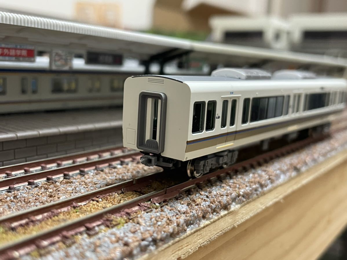 【やや傷や汚れあり】KATO JR西日本221系リニューアル中間車 中古品の落札情報詳細 - ヤフオク落札価格検索 オークフリー