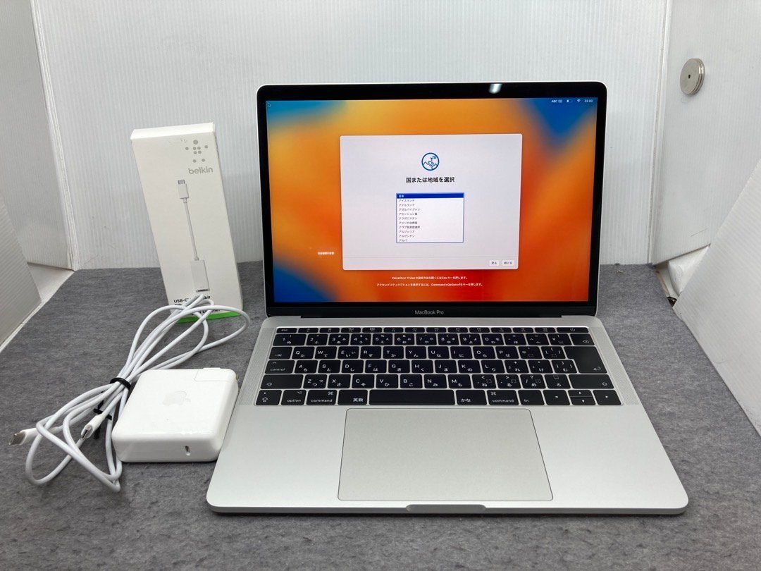 【やや傷や汚れあり】【Apple】MacBook Pro 13inch 2017 Two Thunderbolt 3 ports A1708 ...