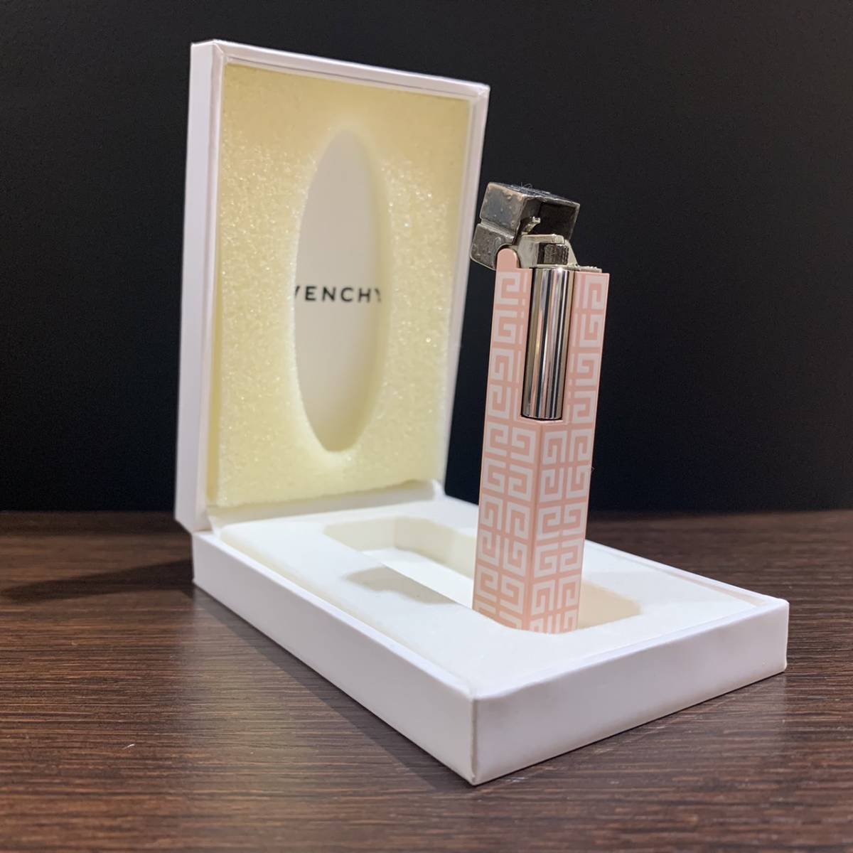 【傷や汚れあり】#12296A【GIVENCHY 4G-LOGO Cigarette-Lighter PINK-COLOR ジバンシー スリム ガスライター 火花OK 保管品 経年品】の落札 ...