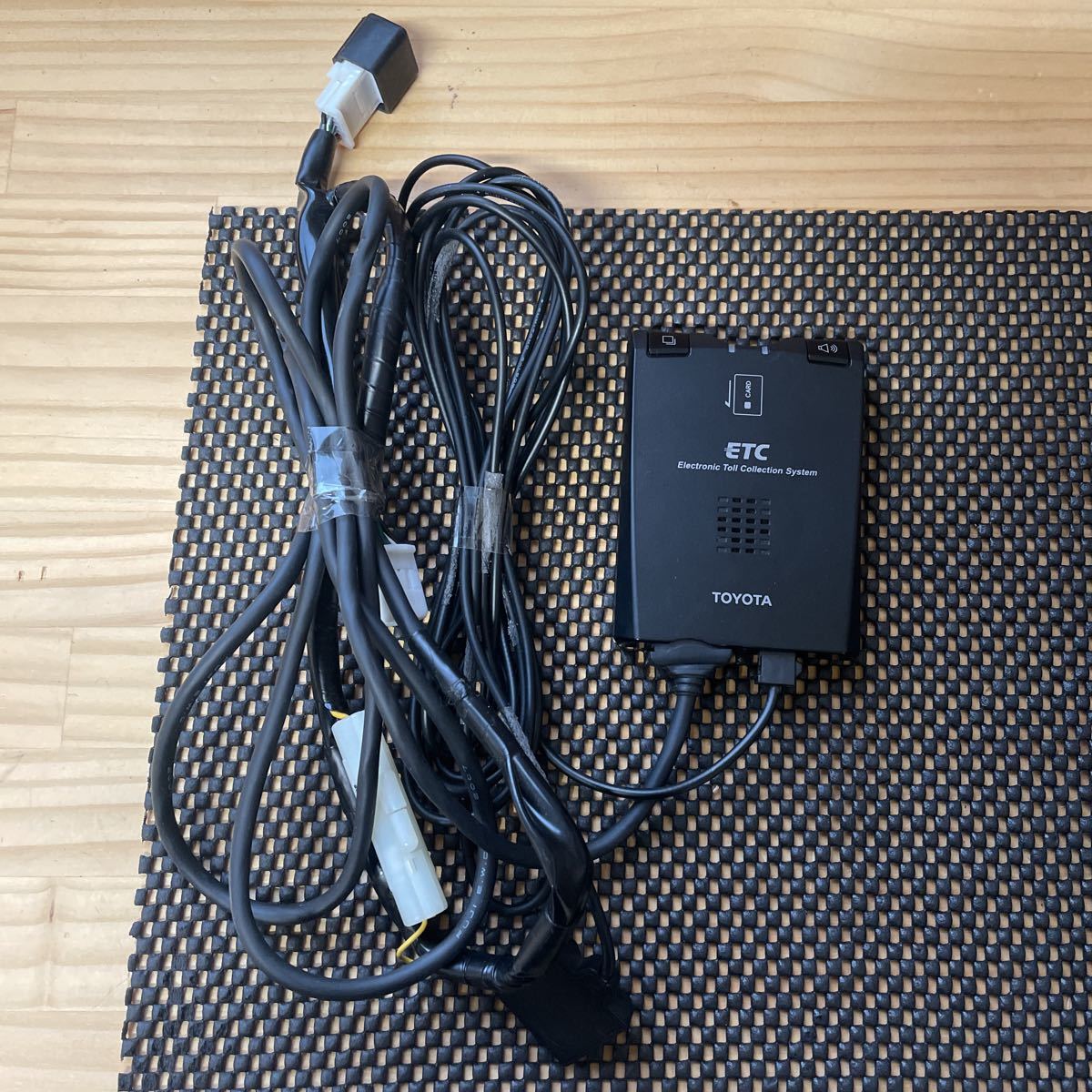 【目立った傷や汚れなし】TOYOTA ETC DENSO 08686-00240の落札情報詳細 - ヤフオク落札価格検索 オークフリー