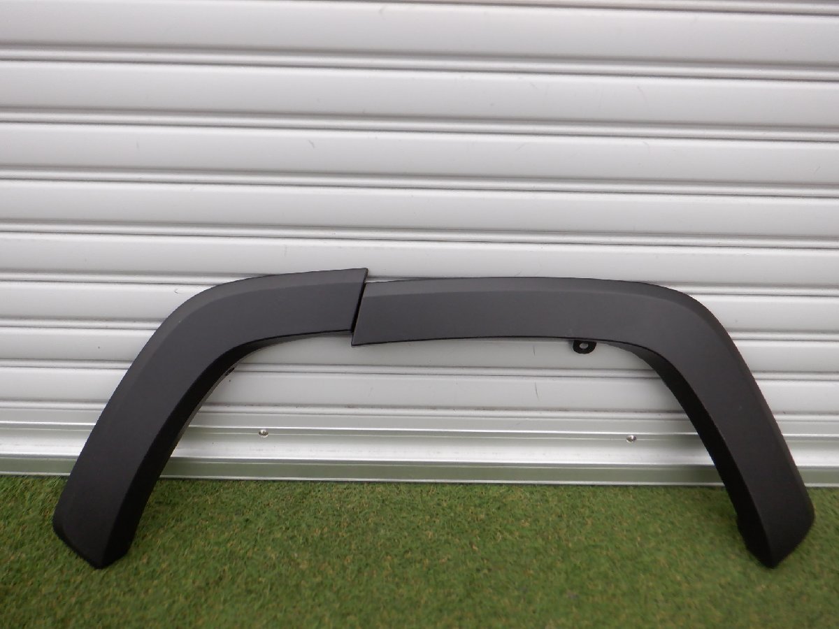 【未使用に近い】新車外し トヨタ純正 MXAA52 MXAA54 AXAH52 AXAH54 RAV4 ラブ4 リア 左側 フェンダーモール ...