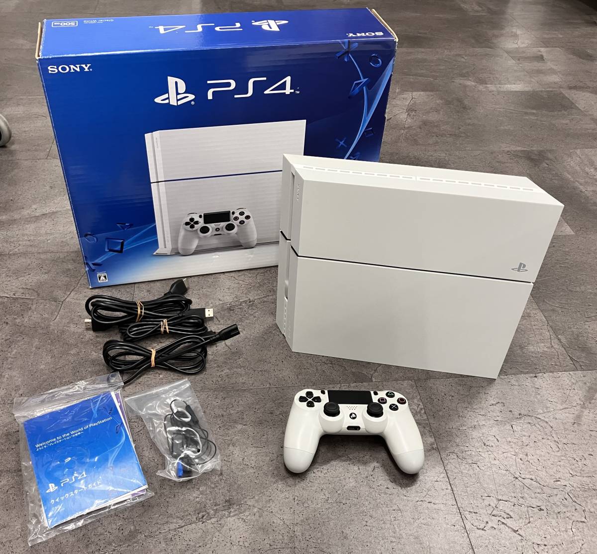 【目立った傷や汚れなし】e7 054 【現状品】playstation4 白 本体 Cuh 1200a Hdd500gb Ps4 プレイ