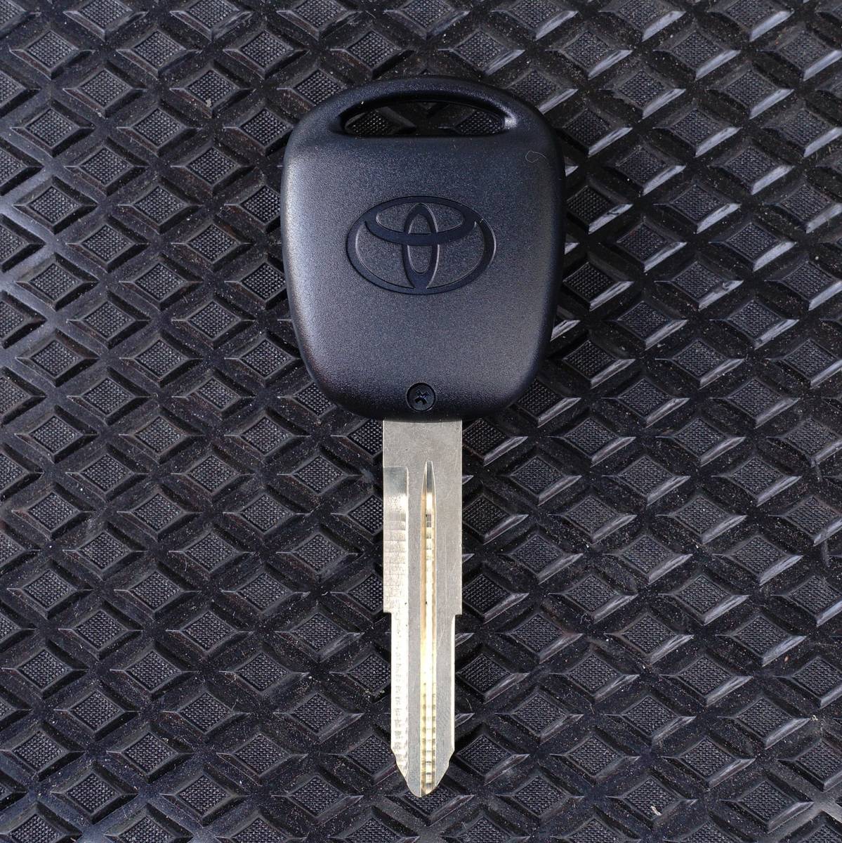 【未使用】 新品 トヨタ純正 ドアコントロール トランスミッター;鍵;キーレス;89070-B1021;89070-B1022;パッソ;bB ...