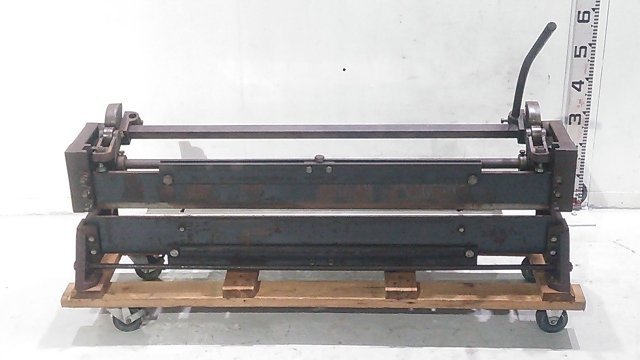 【やや傷や汚れあり】(1円スタート！) 折り曲げ機 パンチ1m 建築板金 動作良好 ※店舗引取り歓迎 J6339の落札情報詳細 - ヤフオク ...