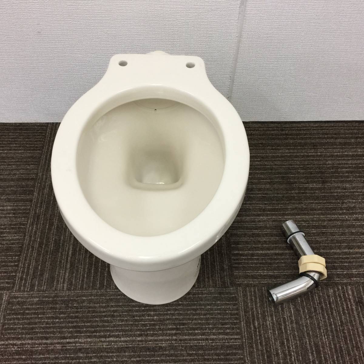 【傷や汚れあり】【中古】Janis(ジャニス)☆トイレ便器(床下排水)☆三角タンク(隅付タンク)用 洋式便器のみ 「C710 (VC710 ...