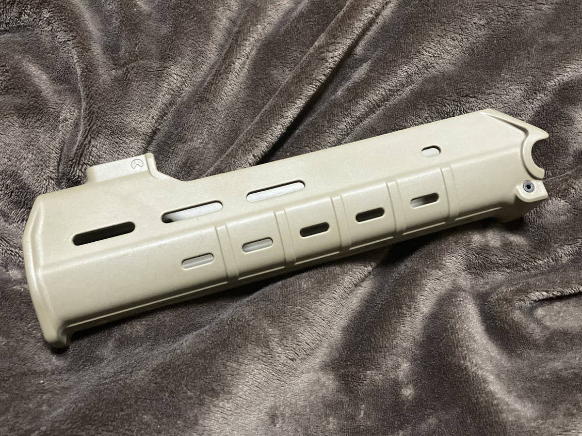 【やや傷や汚れあり】PTS MASADA リアルサイズ ハンドガード TAN 検 M4 M16 HK416 MK18 ヨルムンガンド COD ...
