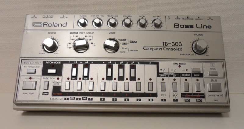 【傷や汚れあり】T【S2-22】【140サイズ】Roland ローランド/SYSTEM-100 MODEL104 シーケンサー/通電可/※動作未確認・傷・汚れ有の落札情報詳細 - ヤフオク落札 ...