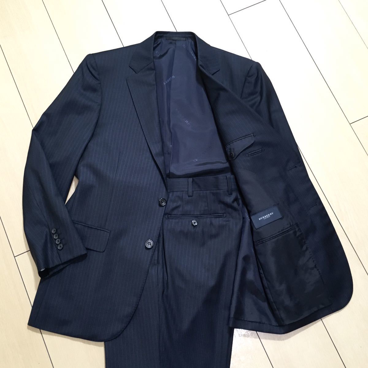 【目立った傷や汚れなし】極美品★バーバリー ロンドン セットアップ スーツ Super150's 極上生地 ストライプ ブラック ネイビー 黒 紺 通年 AB5 L位 A961の落札情報詳細 ...