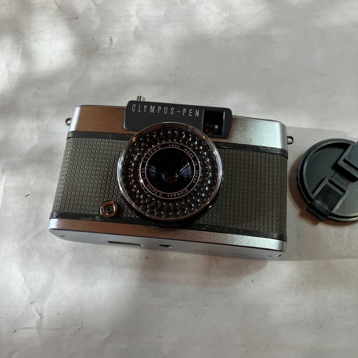 【目立った傷や汚れなし】OLYMPUS PEN-EE2 D.ZUIKO 28MM/F3.5付き 美品 外観美品 シャッターOK、絞りOK、ストロボOKの落札情報詳細 - ヤフオク落札価格検索 ...