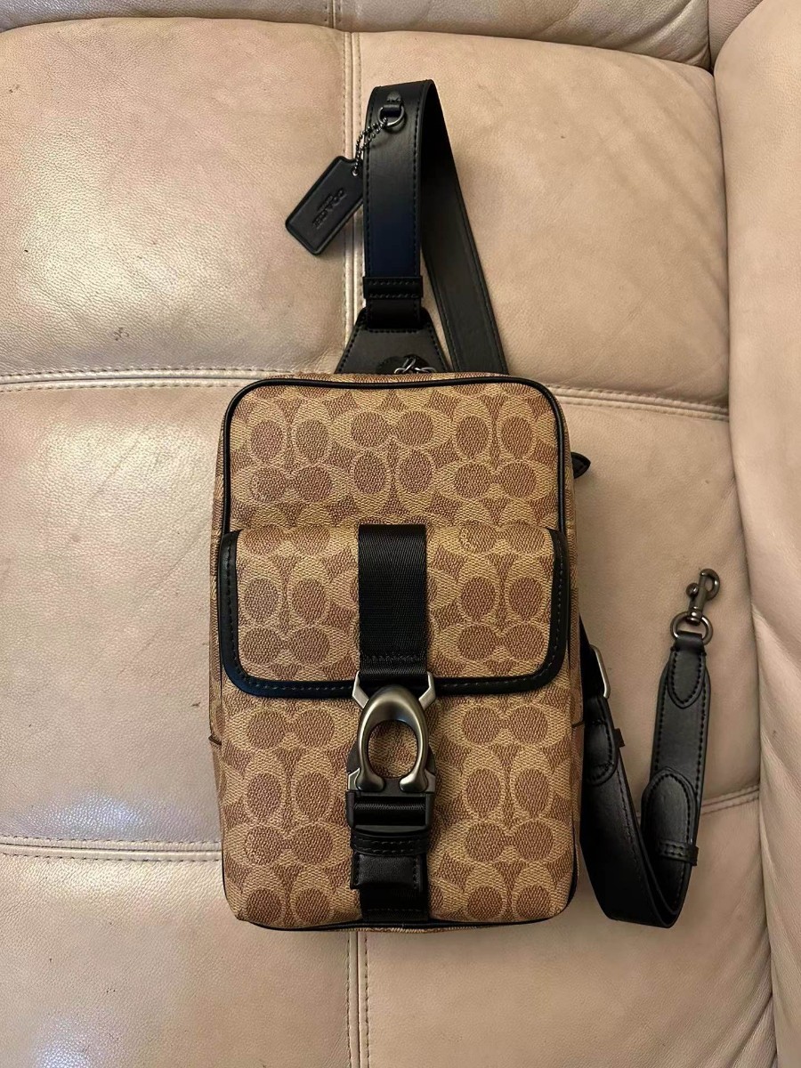 【未使用】新作 COACH コーチ バッグ メンズ ショルダーバッグ 斜めかけバッグ CM378 ボディバッグ メンズ ゴッサムバッグ ...