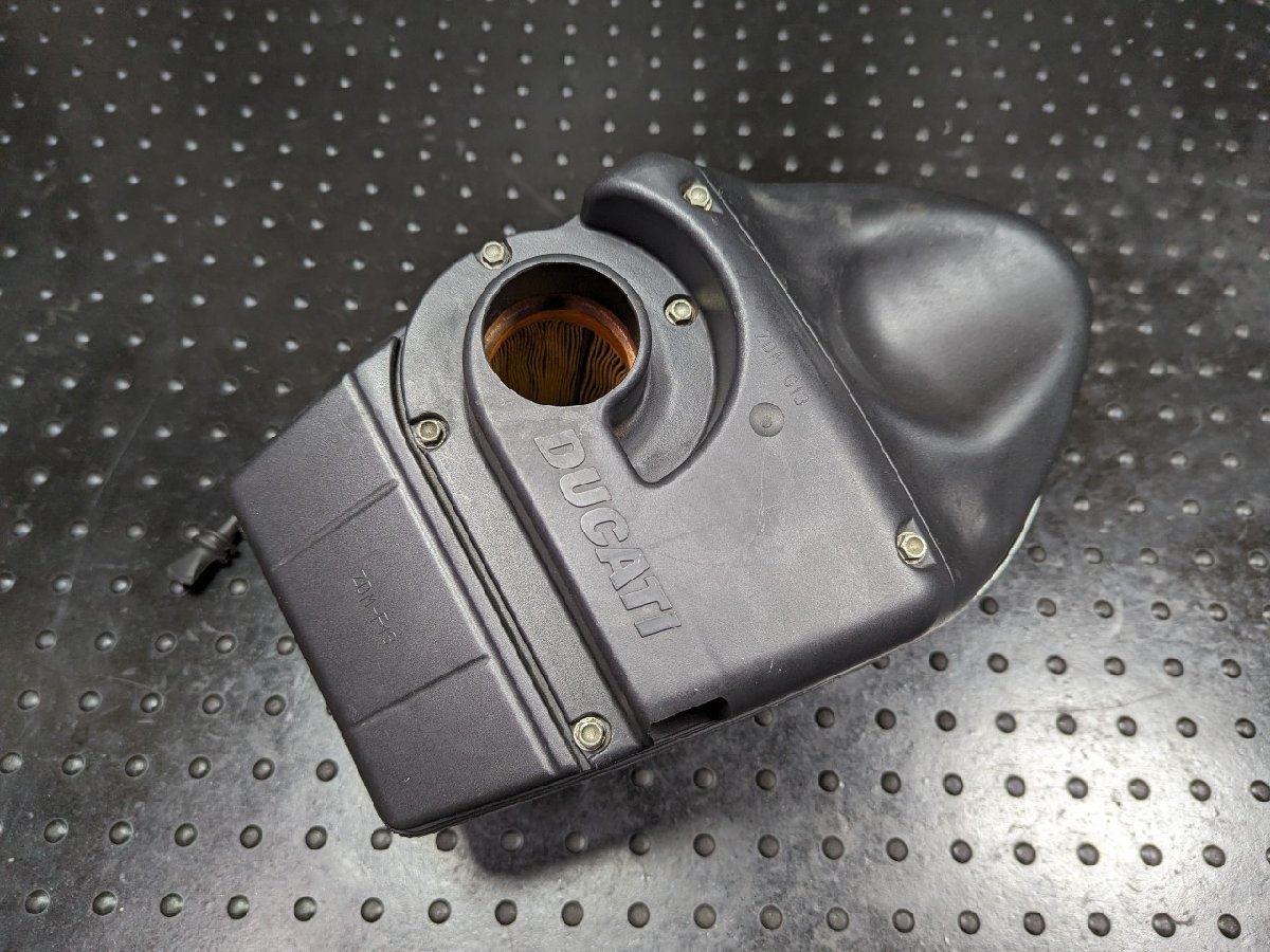 【傷や汚れあり】 ドゥカティ ハイパーモタード 1100S 純正 エアクリーナーボックス 2009年式 実働車外し 検索 DUCATI 796 1100 EVO Hypermotard ...