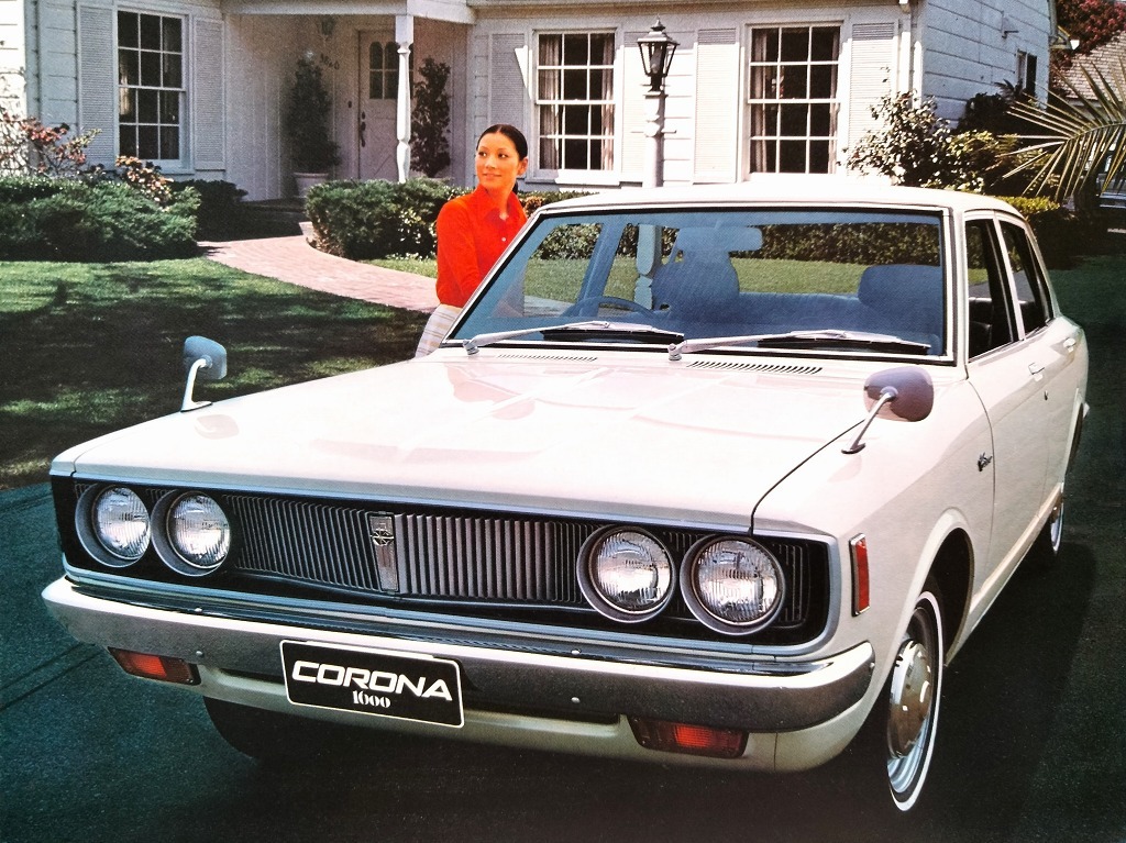 【目立った傷や汚れなし】'71 トヨタ コロナ 4ドア セダン 1600 / 1700 昭和46年 当時物カタログ !! ☆ 状態良好 ...