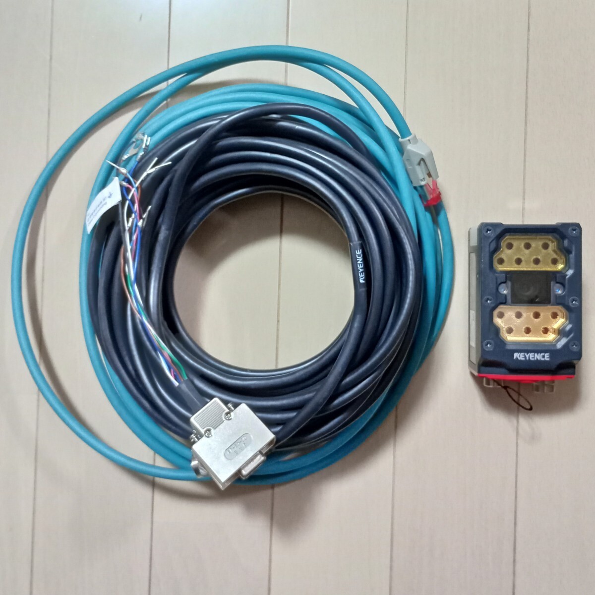 【目立った傷や汚れなし】【中古美品 送込み】KEYENCE キーエンス PLC通信ケーブル（OP26486・OP26487）の落札情報詳細 ...