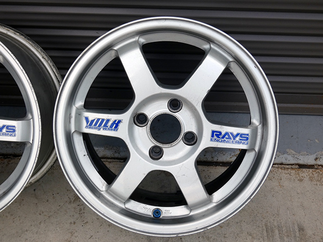 【やや傷や汚れあり】RAYS TE37 希少サイズ15×6.5JJ PCD100 +39 4H 2本 シルバー売り切りの落札情報詳細 - Yahoo!オークション落札価格検索 オークフリー