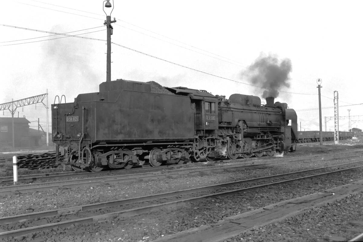 【目立った傷や汚れなし】最終コマ!D51-1121戦時改装カマボコ-テンダー東北本線=昭和40年代のSLモノクロネガ35mm1コマ/青森区/単機/S43.3.24/著作権譲渡証明書=有o無の ...