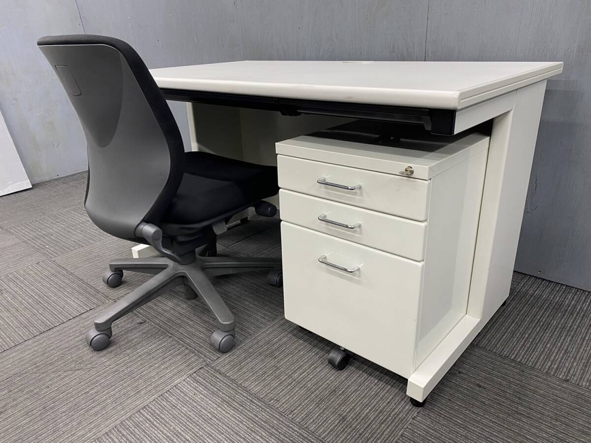 【やや傷や汚れあり】 管3756 自社便対応地域あり プラス製 平机 幅1200mm アスクル 3段デスクワゴン 鍵付き コクヨ製 OAチェアー 天板 白 ホワイトの落札情報詳細 ...