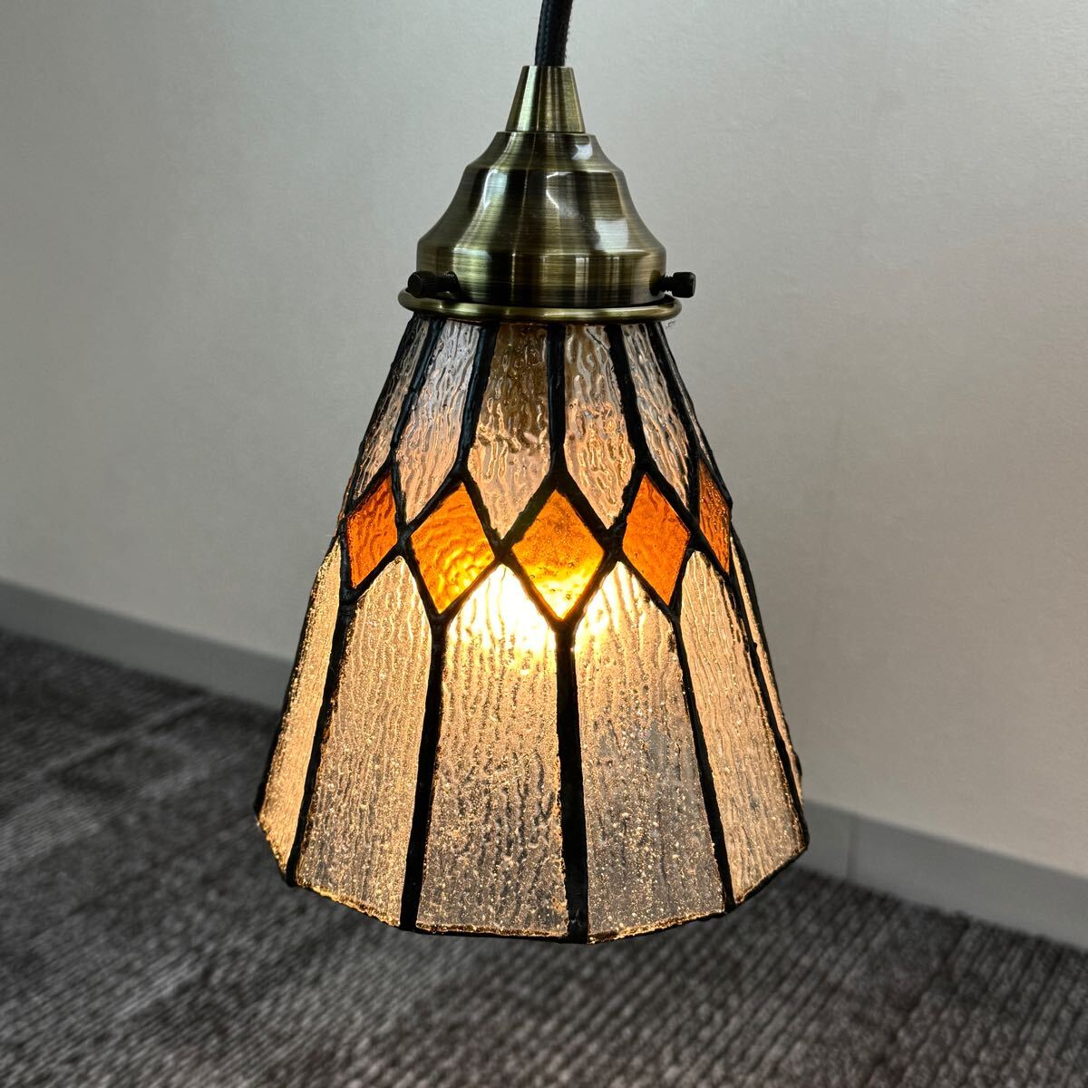 【やや傷や汚れあり】&【売り切り】ART WORK STUDIO ペンダントライト 吊り下げ型 照明 AW-0426 ステンドグラス 玄関 ベッドサイド 天井 ランプの落札情報詳細 ...