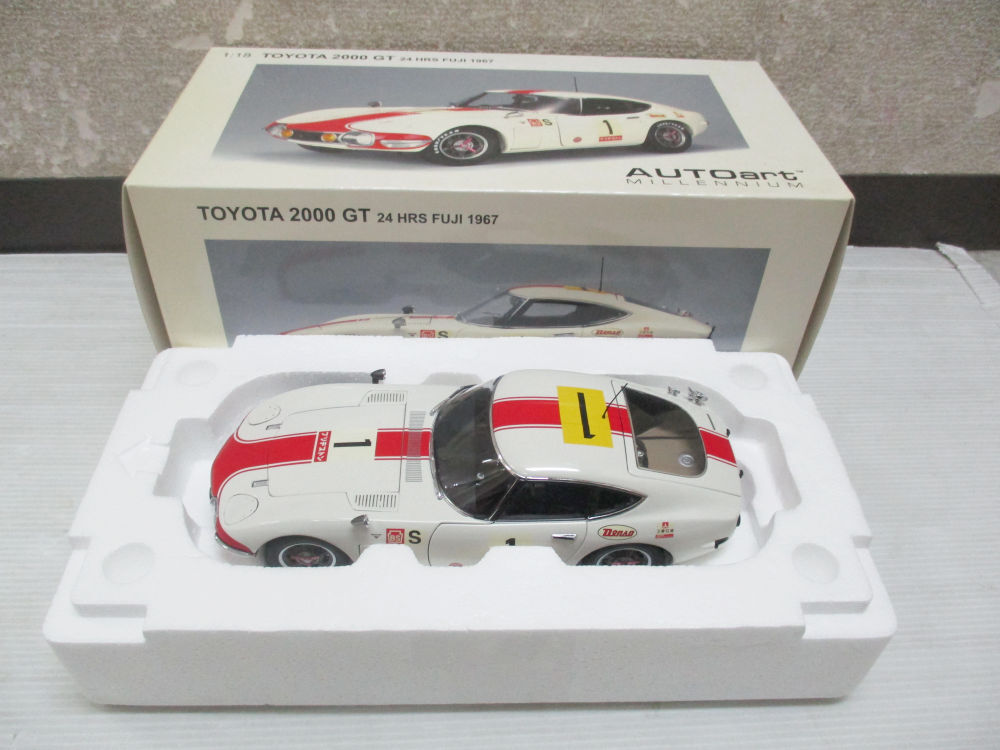 【目立った傷や汚れなし】2164) 開封のみ AutoArt オートアート 1/18 TOYOTA トヨタ 2000GT 24 HRS FUJI 1967 #1 86715の落札情報詳細 ...