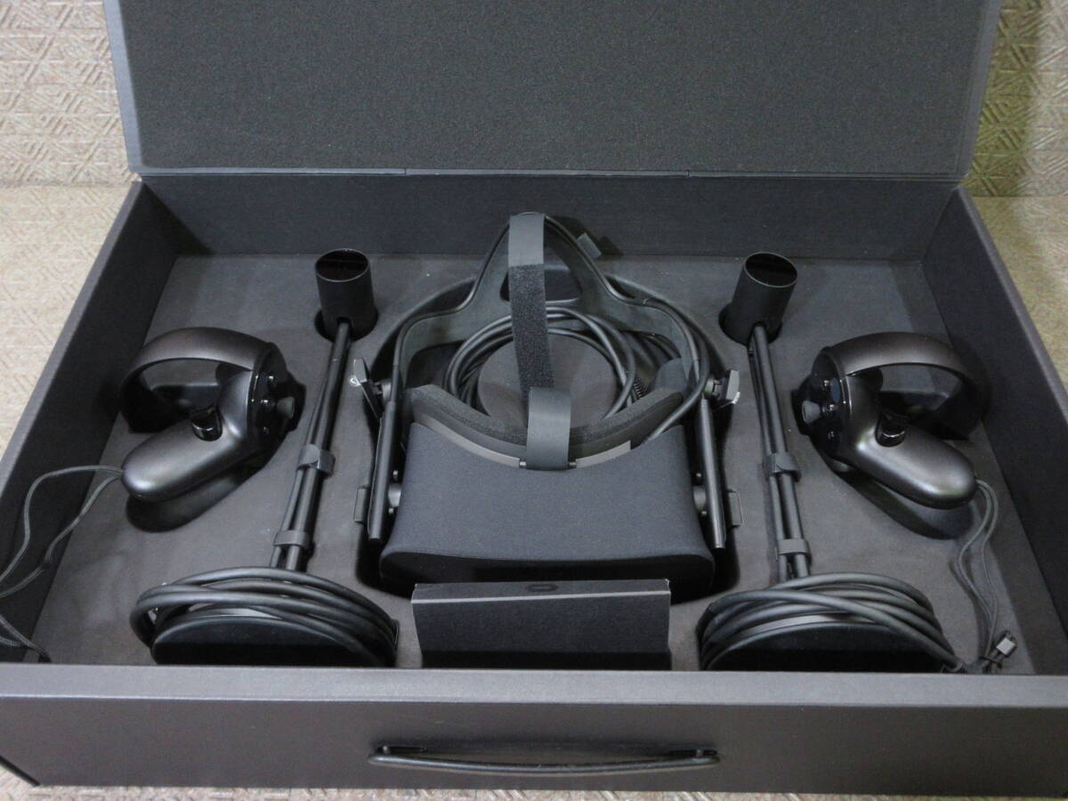 【傷や汚れあり】Oculus VR バーチャル・リアリティヘッドセット Oculus Rift (C4-A) / 付属品あり / 元箱発送 ...