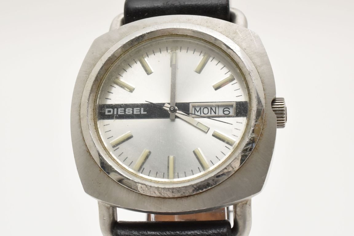 【やや傷や汚れあり】ディーゼル DZ-2129 デイデイト シルバー クォーツ メンズ 腕時計 DIESELの落札情報詳細 - Yahoo ...