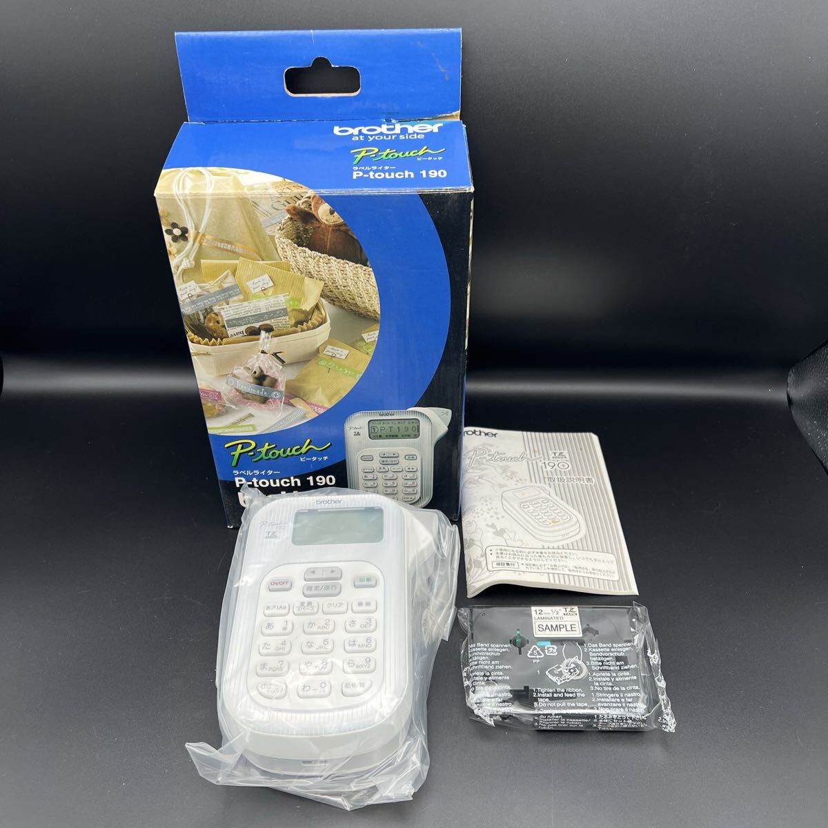 【未使用に近い】未使用 brother ラベルライター P-touch 190 ホワイト テープ付き ピータッチ お名前シールの落札情報詳細 ...