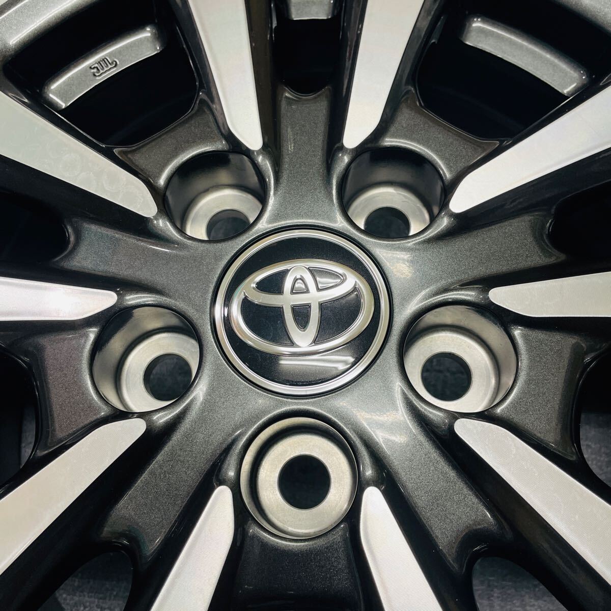 【目立った傷や汚れなし】J19★新車外し ノア・ヴォクシー・エスクァイア 80系 ZRR80 ZWR80 後期 純正 15インチ アルミ ホイール1本★15x6.0J PCD114.3 ...