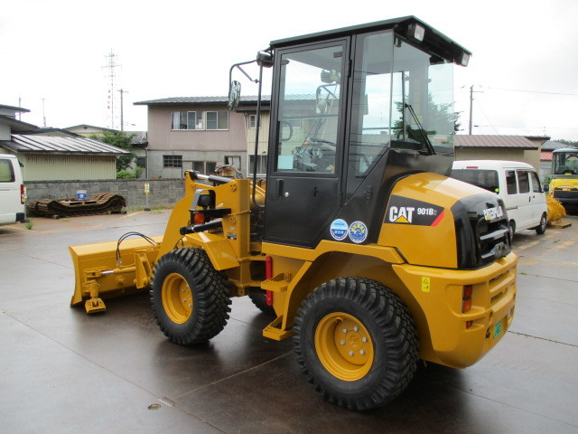 東北送料無料！ タイヤショベル ローダー 2013年 CAT 901B2 ブレード 小型特殊 362時間 キャビン スノータイヤの落札情報詳細 - Yahoo!オークション落札価格検索 オークフリー