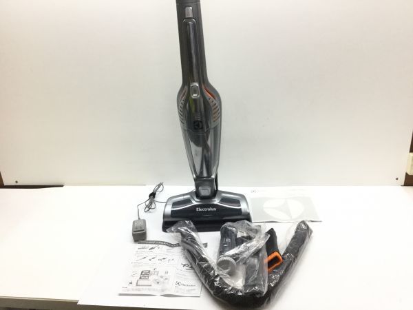★2097 動作品 Electrolux 掃除機 EET530SO 2012年製 エルゴスリーオート 収納に難あり の落札情報詳細| ヤフオク落札価格情報 オークフリー