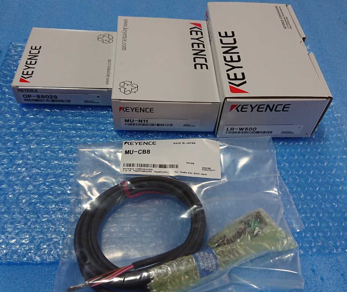 【新品】KEYENCE/キーエンス 新品 未開封 4点/光電センサLR-W500/マルチセンサコントローラ MU-N11/電源ケーブル MU ...