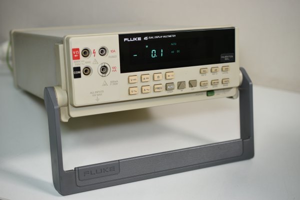 【やや傷や汚れあり】FLUKE 45 DUAL DISPLAY MULTIMETER マルチメーターの落札情報詳細 - ヤフオク落札価格検索 ...