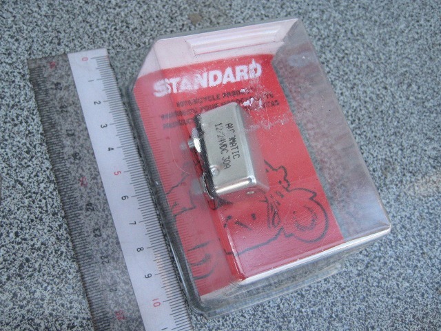 【新品】12V 30A サーキットブレーカー アンペア ショートスタッド ナット付き 74599-77 スタンダード STANDARD MC ...