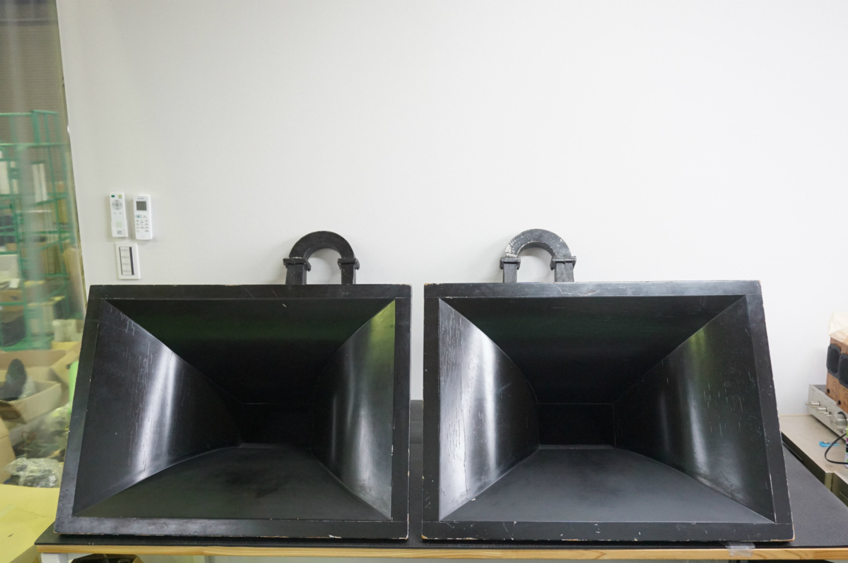 【やや傷や汚れあり】[SK] YL音響 YL ACOUSTICS MB-90 ハイパボリック型中低域用エクスポネンシャルホーンペア ...