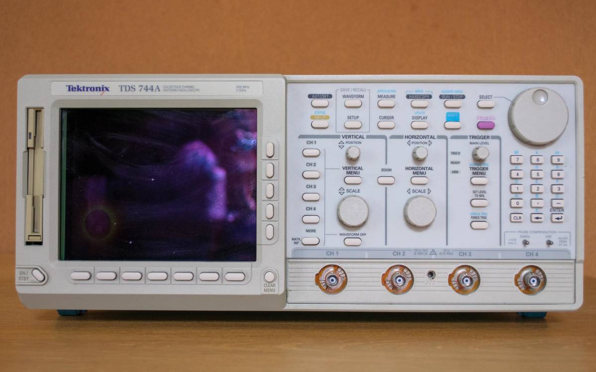 【傷や汚れあり】J633 Agilent アジレント DSO6034A ディジタルオシロスコープ Oscilloscope 300 MHz 4 ...