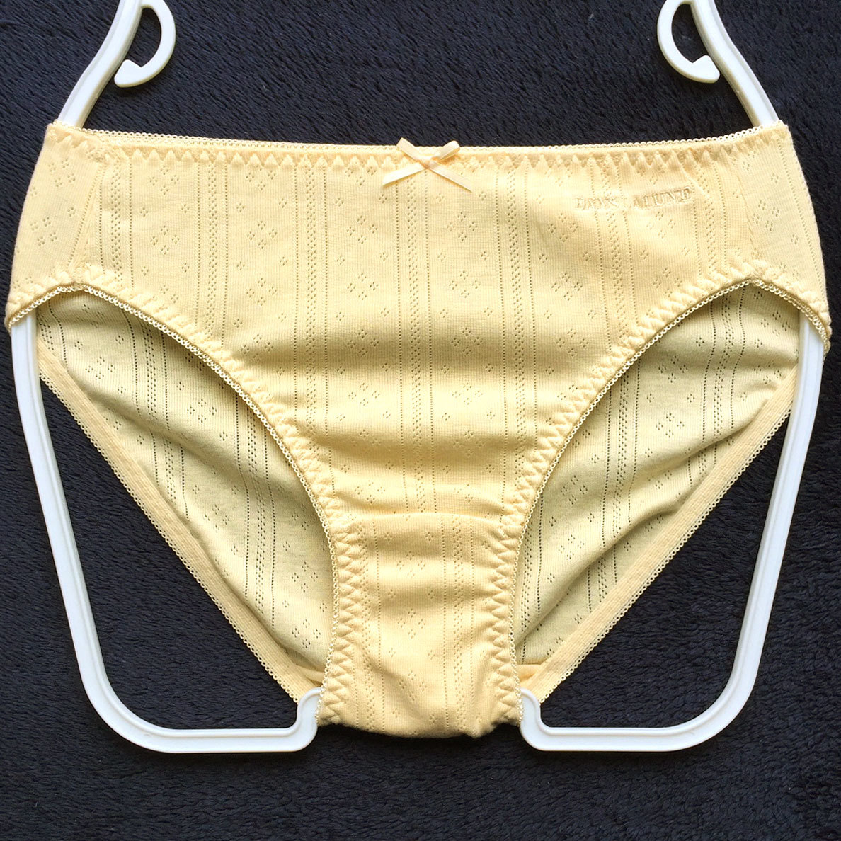 【未使用】新品・未使用♪Marbee ジャガードっぽいデザインも可愛い ヒップもまんまるフルバック/クリーム/M★パンティ/ショーツ/レディース下着の落札情報詳細 - ヤフオク落札価格検索 ...