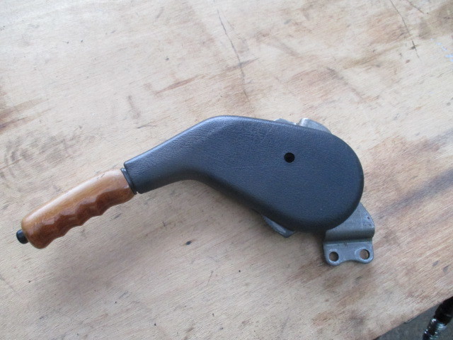 ☆メルセデス・ベンツ Cクラス 204/Eクラス 207 純正 パーキングブレーキレバー/ペダル【品番：A2044201284】C-CLASS ...