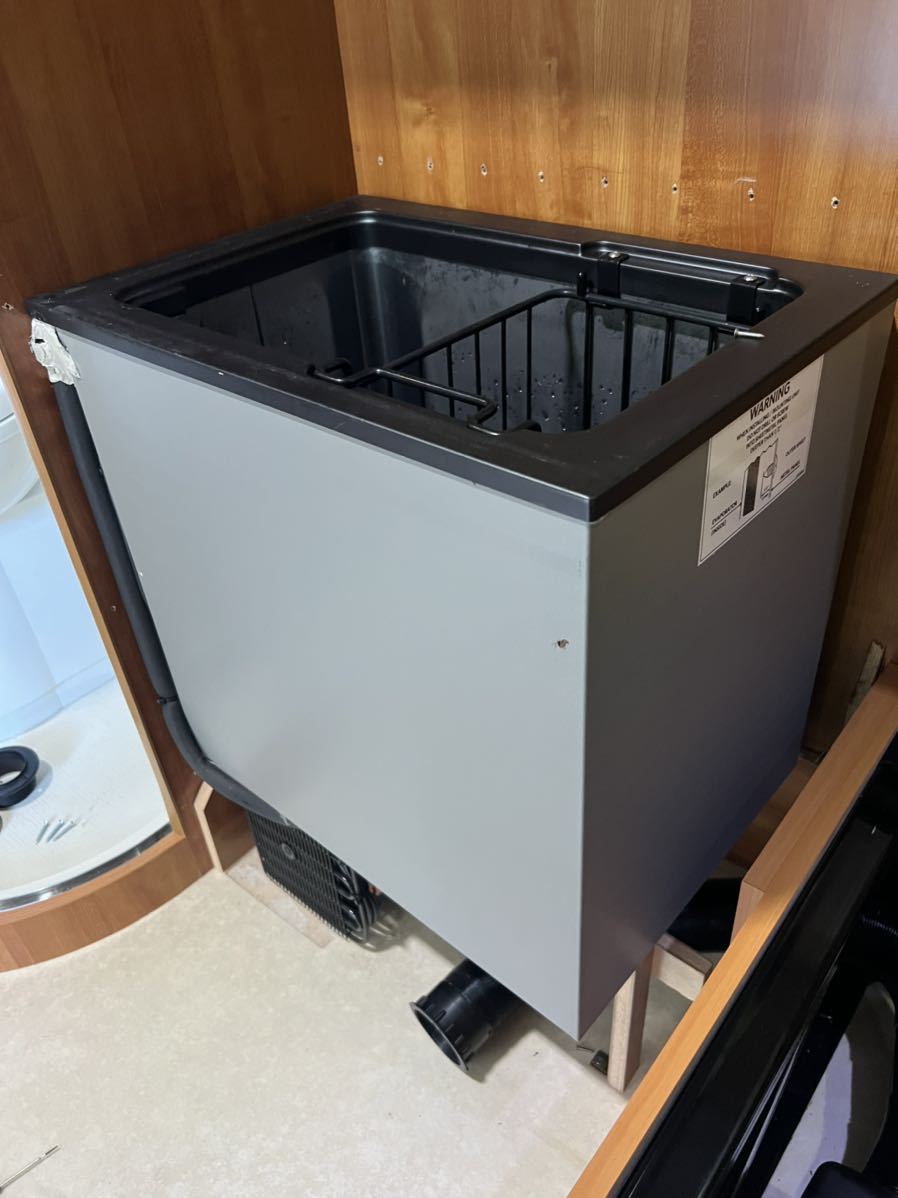 【目立った傷や汚れなし】キャンピングカー 冷蔵庫 40L 上蓋式 12v ドメティック Dometic 冷却テストOKです 美品 発送可能に変更します 送料着払いです。の落札情報詳細 ...