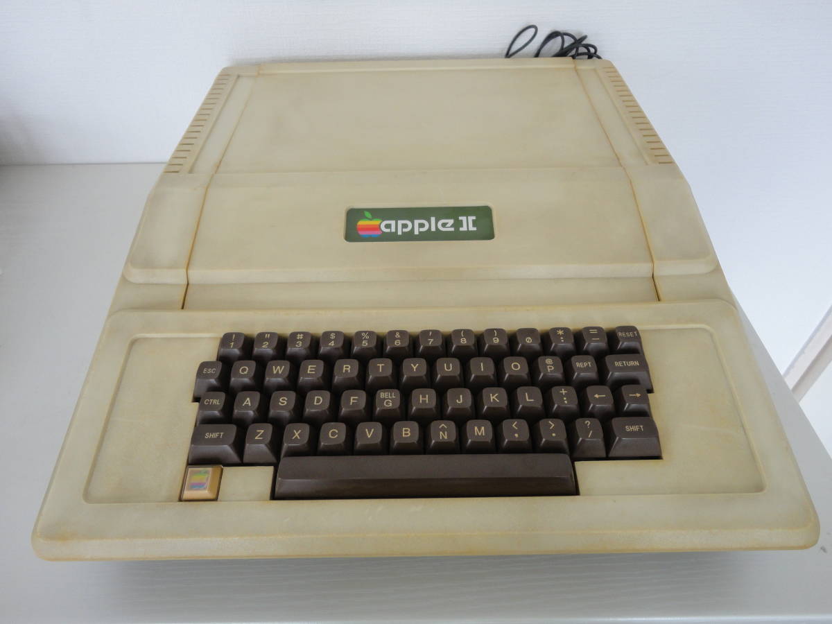 【目立った傷や汚れなし】当時物 Apple II 互換機 clone アップル AppleII オールドPC 希少品 appleii 珍品 ...
