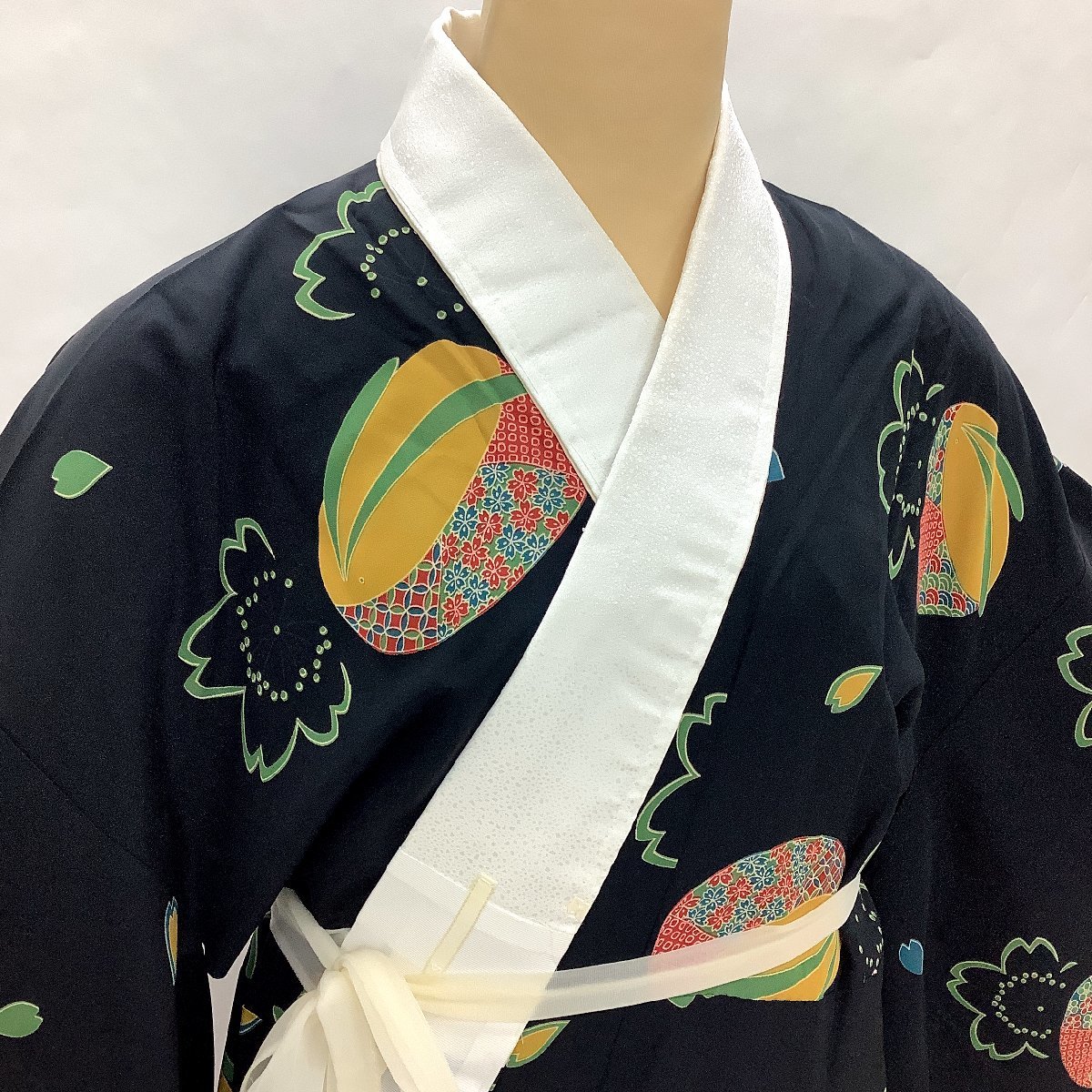 【目立った傷や汚れなし】きものcocon★襦袢★胴単衣袖無双/肩当て/居敷当て/衣紋抜き/兎/正絹/茶系/身丈128.5/裄66/目安身長160センチ前後【10-27-3K-0214-t】の ...