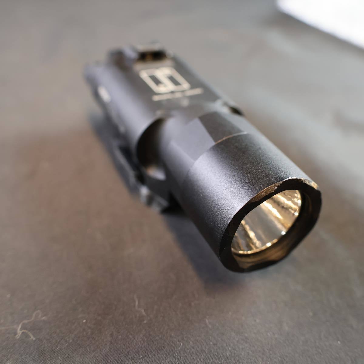 SUREFIRE/シュアファイア KM3 M93 A187195 スウィング レバーマウント フラッシュライト 動作確認済み の落札情報詳細 ...
