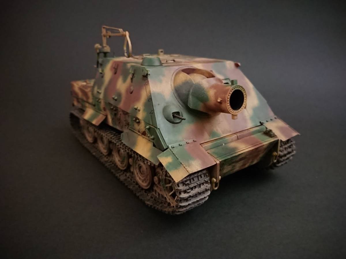 【目立った傷や汚れなし】塗装済 完成品 TAMIYA タミヤ プラモデル 1/35 ドイツ38cm突撃臼砲 ストームタイガー 38cm ...