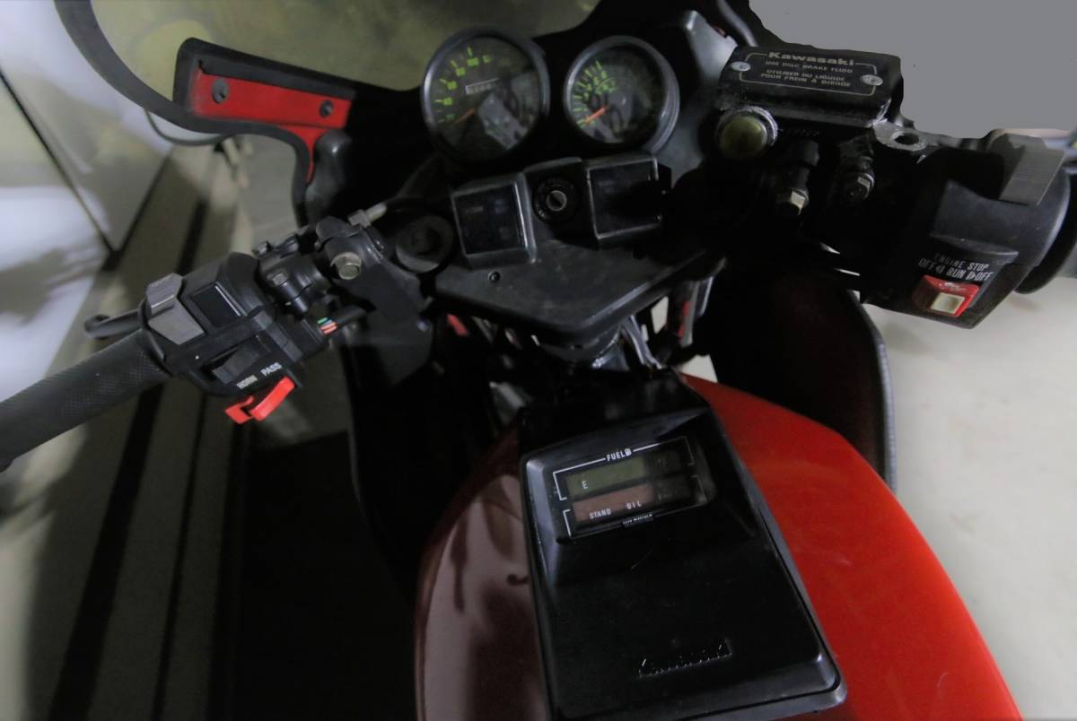 【傷や汚れあり】輸入新規 通関証付 KAWASAKI GPZ 400 クランキング、始動確認済 ベース車 カワサキ GPZ 400 F-Ⅱ(現地タイトルより）の落札情報詳細 - Yahoo ...