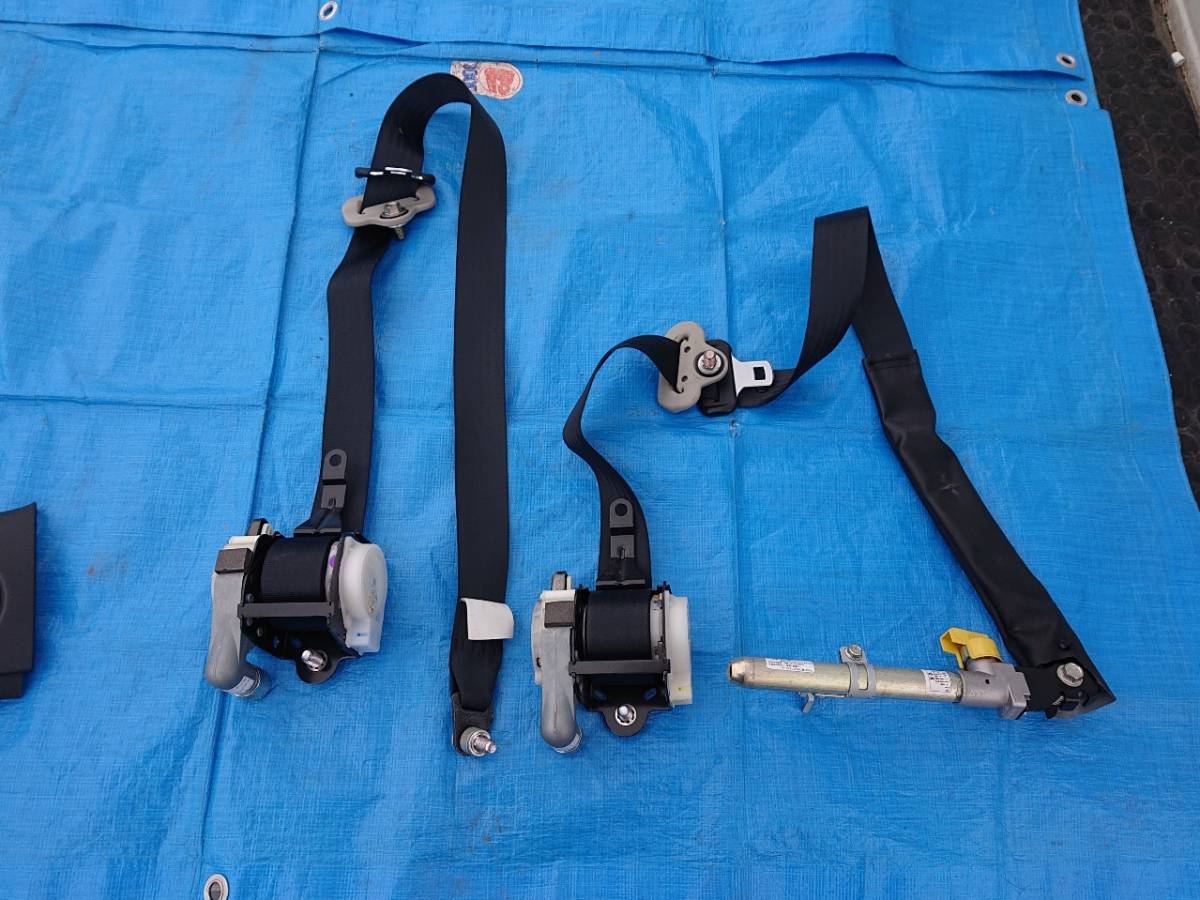 【目立った傷や汚れなし】16114 美品 アルト Ha36s キャロル Hb36s 純正 シートベルト プリテンショナー 運転席 助手席 前