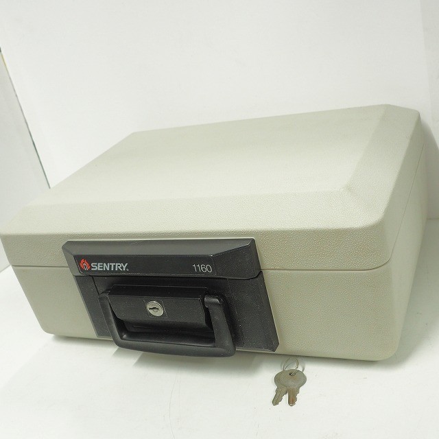 【やや傷や汚れあり】SENTRY 1160 金庫 鍵付き 縦27x横38x高さ15.5cm キャッシュボックス/100サイズの落札情報詳細 - ヤフオク落札価格検索 オークフリー