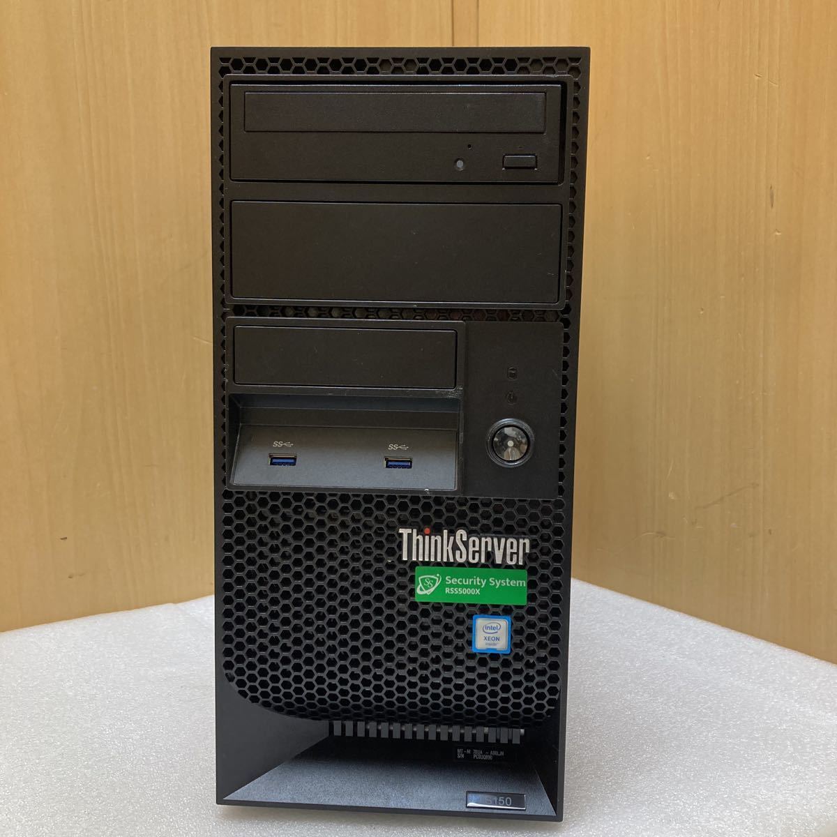 【やや傷や汚れあり】GYK0812 Lenovo ThinkServer TS150 Windows 10Pro／Xeon E3-1225V6 ／メモリー8GB/SSD25GB／HDDなし ...