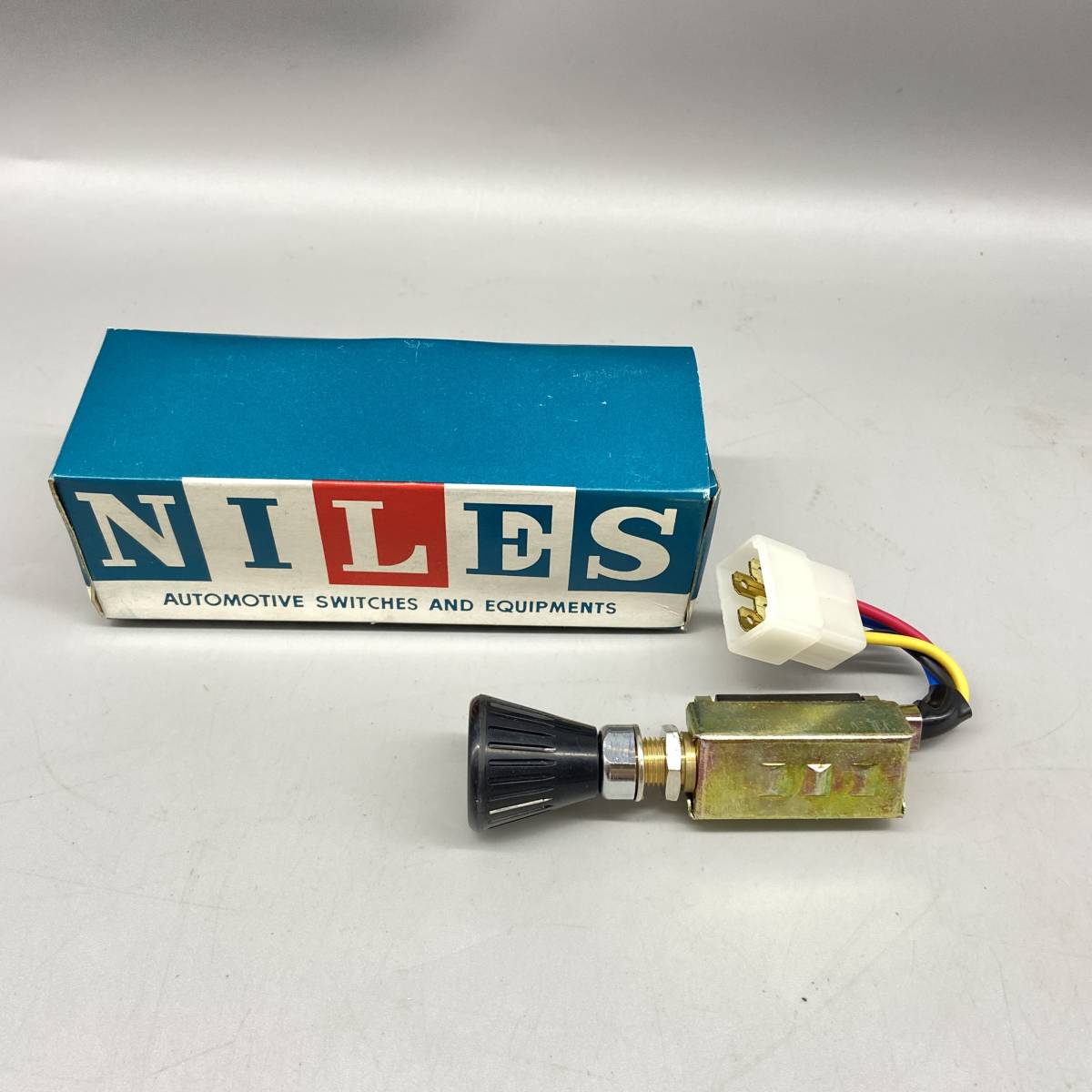 【やや傷や汚れあり】Σ長期保管品 現状品 旧車 NILES ナイルス 自動車用スイッチ カー用品 パーツ 部品 車用品 未使用品 ...