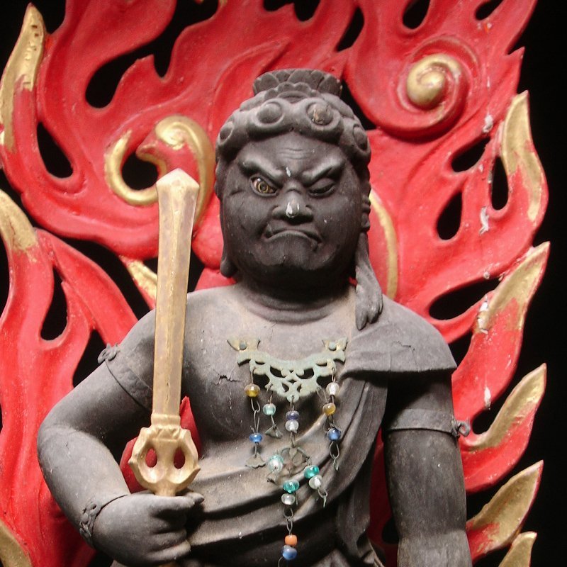 【目立った傷や汚れなし】慶應 時代仏教美術 木造・彩色・玉眼 不動明王立像 高さ64cmの落札情報詳細 - Yahoo!オークション落札価格検索 オークフリー