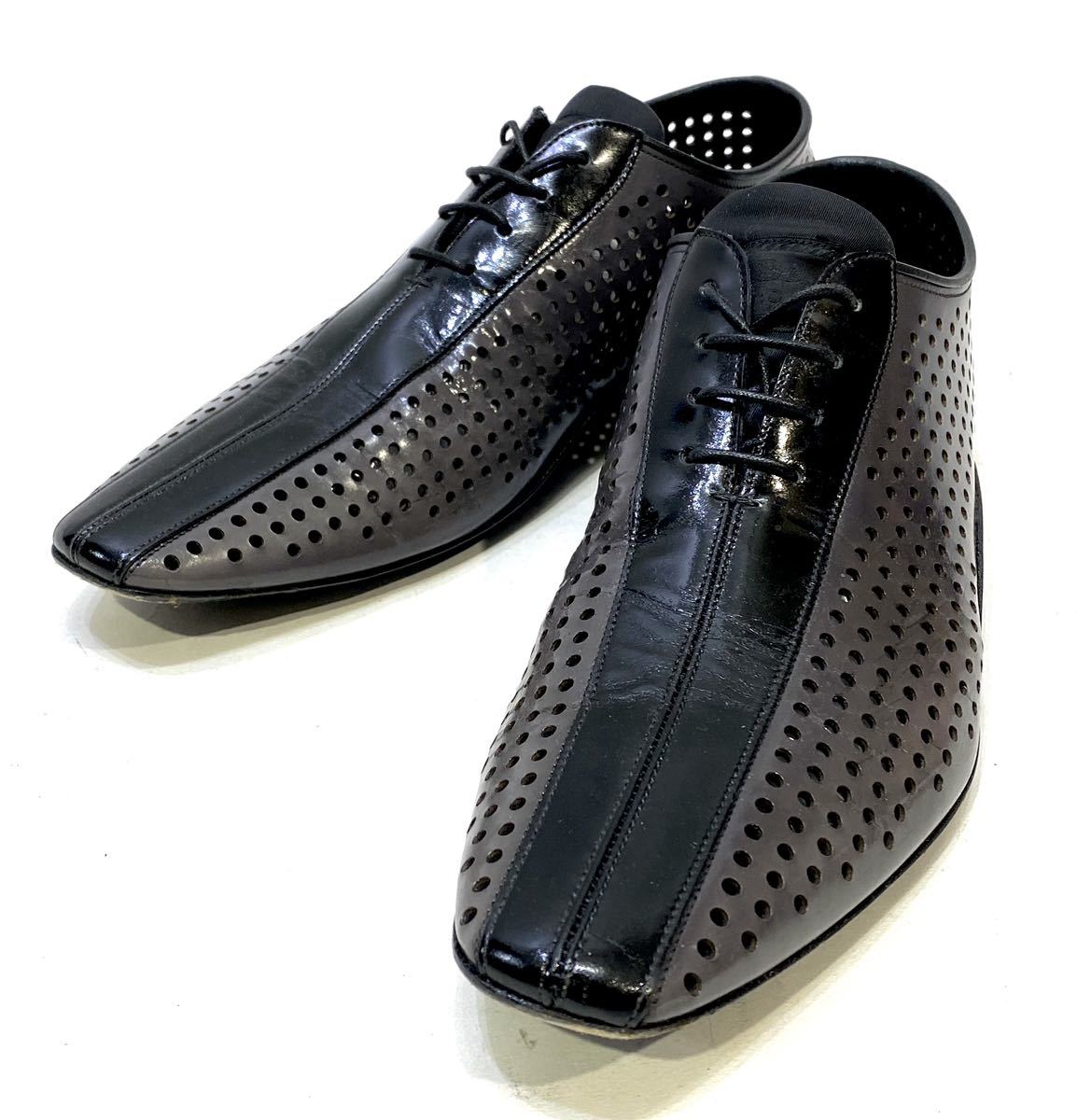 【目立った傷や汚れなし】PRADA MENS バイカラー パンチングレザーシューズ 2EA 007 プラダ革靴 ドレスshoes ドライビング グレー×ブラック 5 1/2 24.5cmの落札 ...