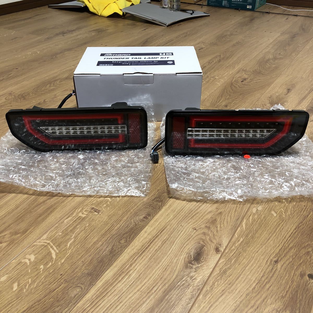 【目立った傷や汚れなし】JB64 74 エムブロ ジムニー LED サンダーテール ブラックリム シーケンシャル 流れるウインカーの落札情報詳細 - Yahoo!オークション落札価格検索 オークフリー