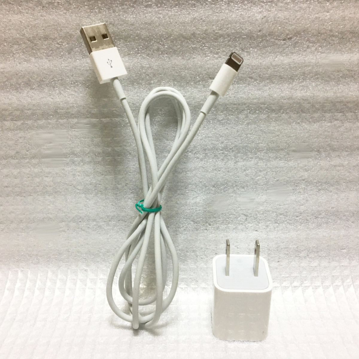 【目立った傷や汚れなし】 Apple 純正 Lightning ⇔ USBケーブル （1m）A2249 2本セット 充電 iPhone ...